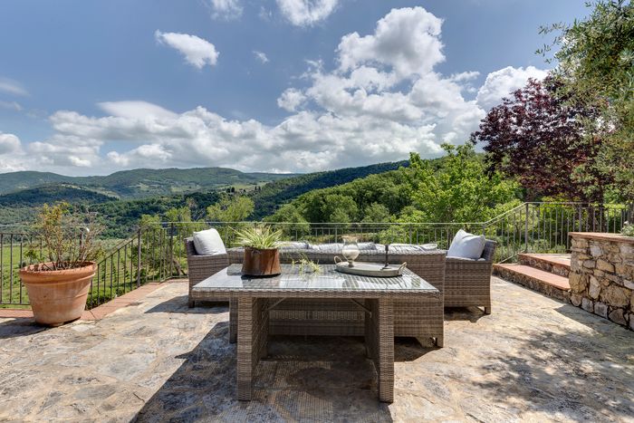 Luxury Villas in Tuscany | Private Pool & Countryside Views